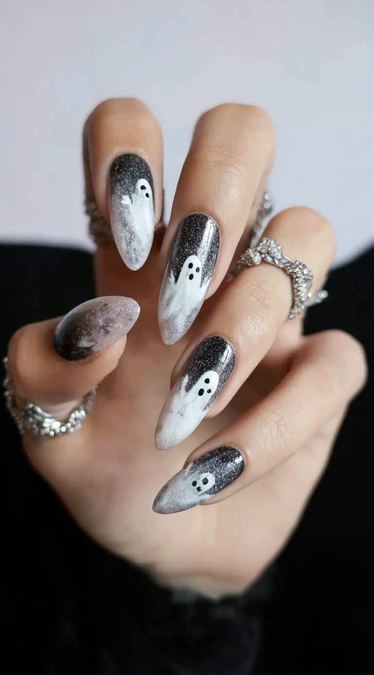 31 Mysterious Ghost Nails: Ideas to Blend Style with a Touch of Scare ...