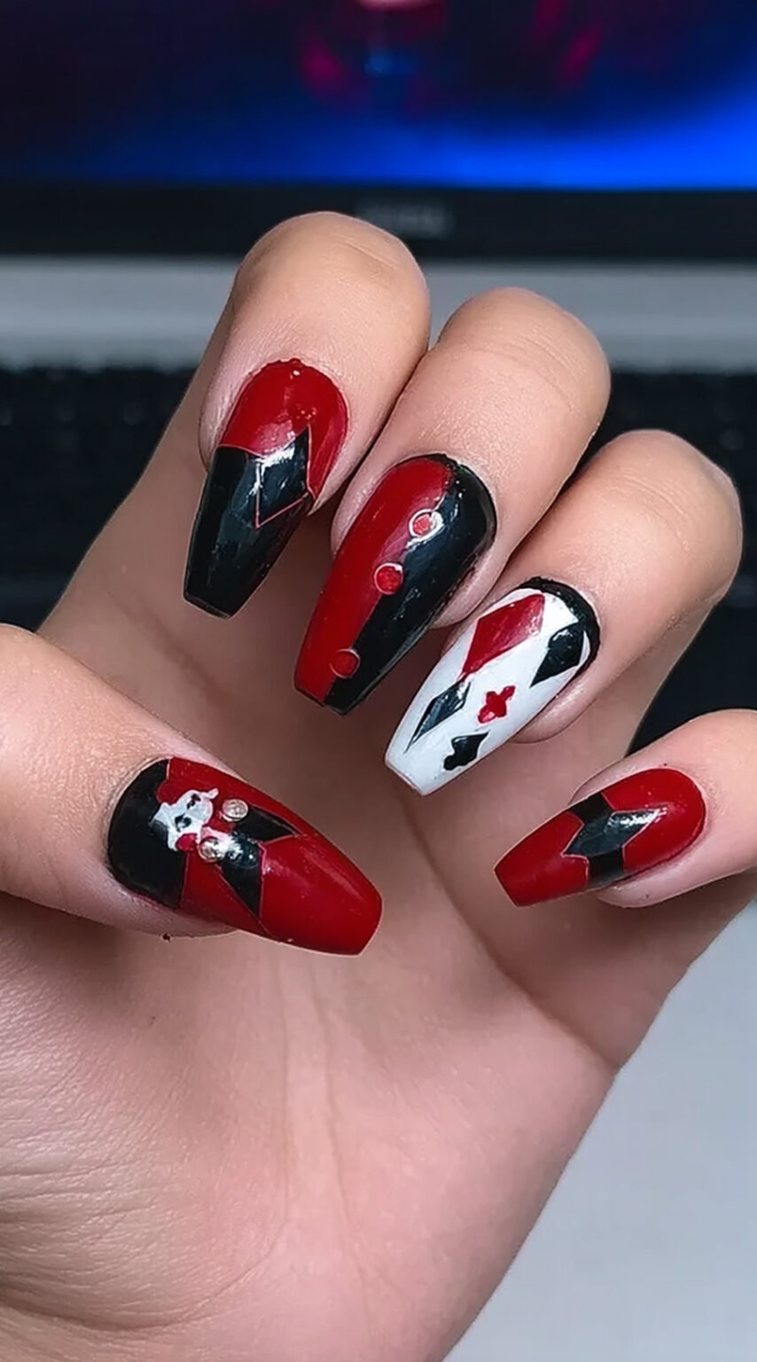 31 Edgy Harley Quinn Nails: Ideas That Channel Your Inner Halloween ...