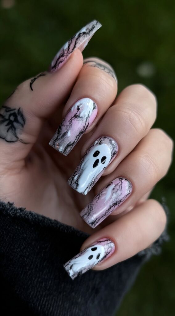 31 Mysterious Ghost Nails: Ideas to Blend Style with a Touch of Scare ...