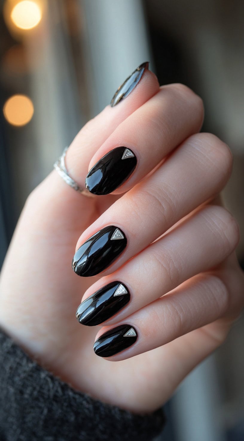 25 Effortless Simple Black Nails: Ideas That Are Stylish Without Trying ...